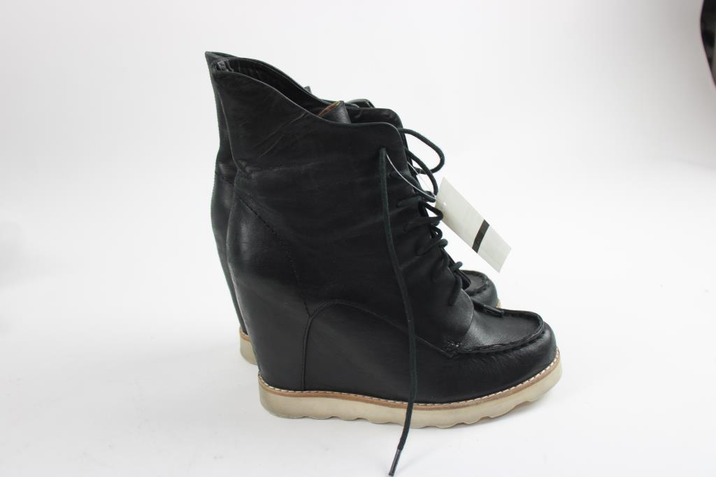 Matiko Womens Boots | Property Room