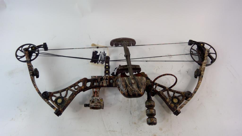 Matthew's Solo Camo Bow | Property Room