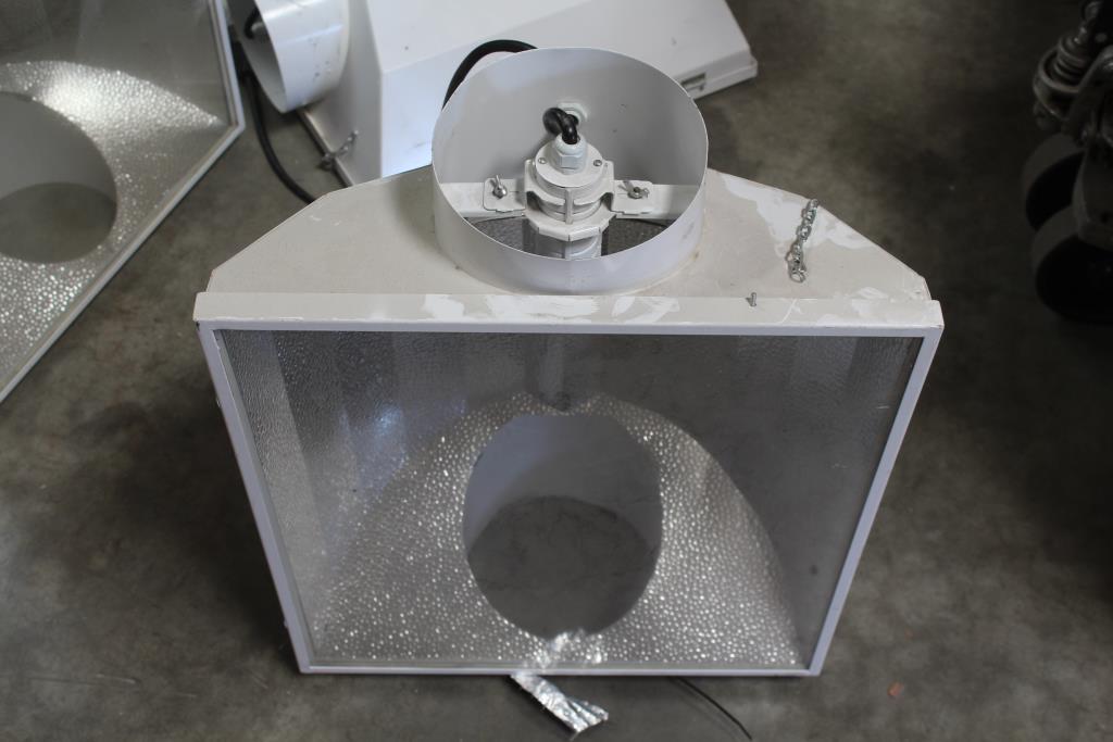 Maverick Sun Growlight Hood | Property Room