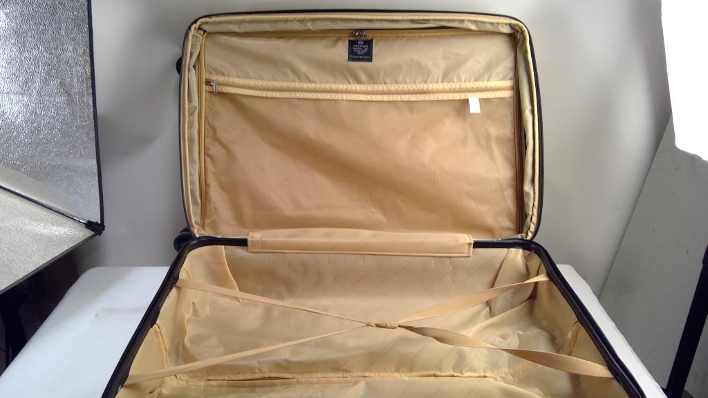 Max Studios 29.5" Rolling Suitcase, Pink | Property Room