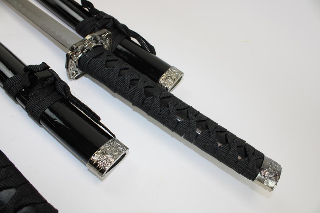 Maxam 3 Piece Sword Set W/stand | Property Room