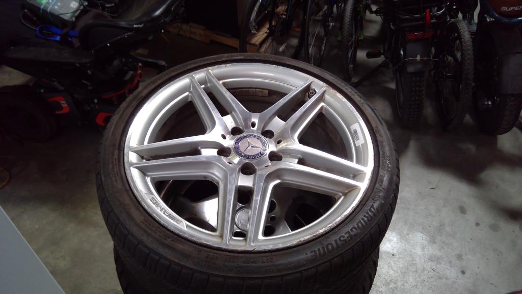 Mercedes Benz Stock 18 Inch Wheels | Property Room