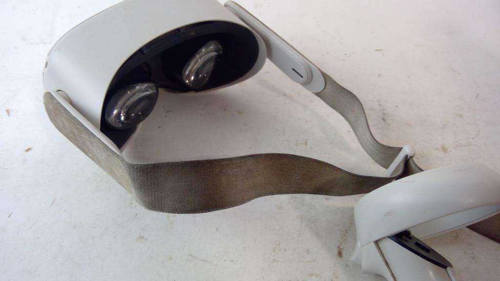 Meta Virtual Reality Set, SOLD FOR PARTS | Property Room