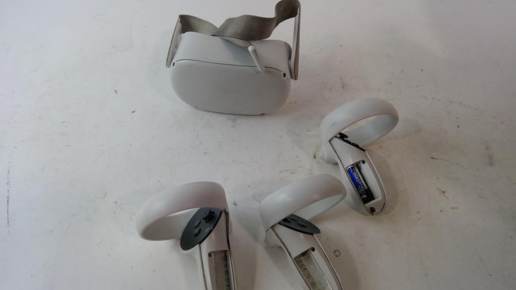 Meta Virtual Reality Set, SOLD FOR PARTS | Property Room