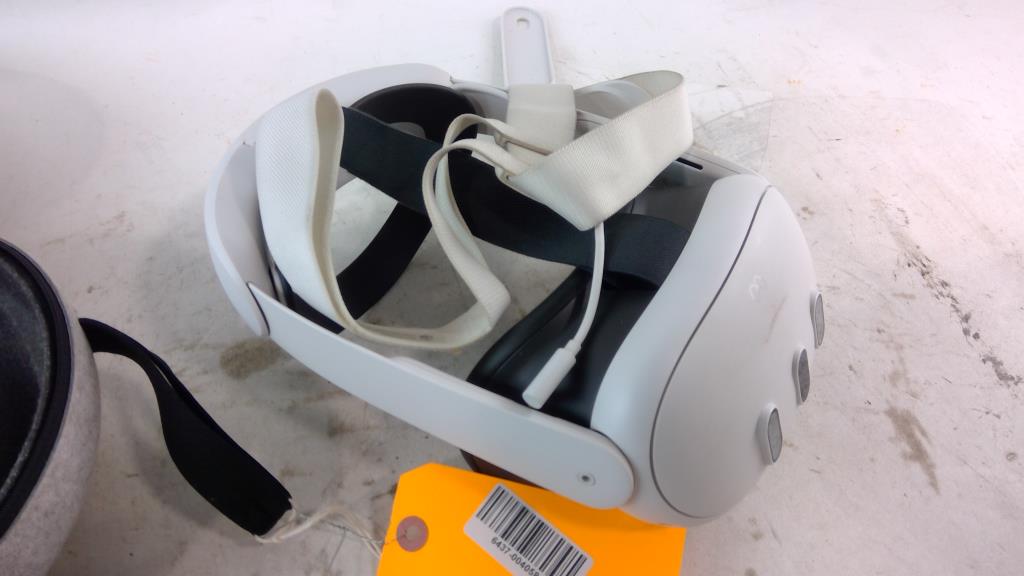 Meta Virtual Reality Set, SOLD FOR PARTS | Property Room