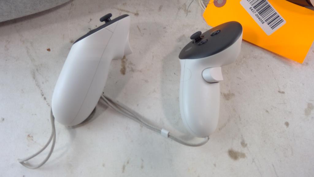 Meta Virtual Reality Set, SOLD FOR PARTS | Property Room