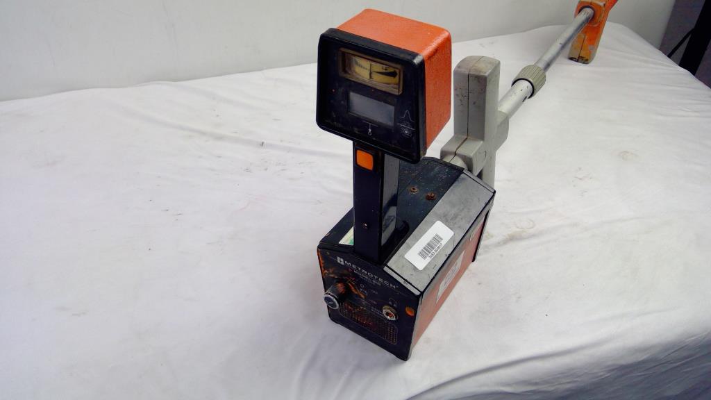 Metrotech Model 810 Pipe And Cable Locator Tool | Property Room