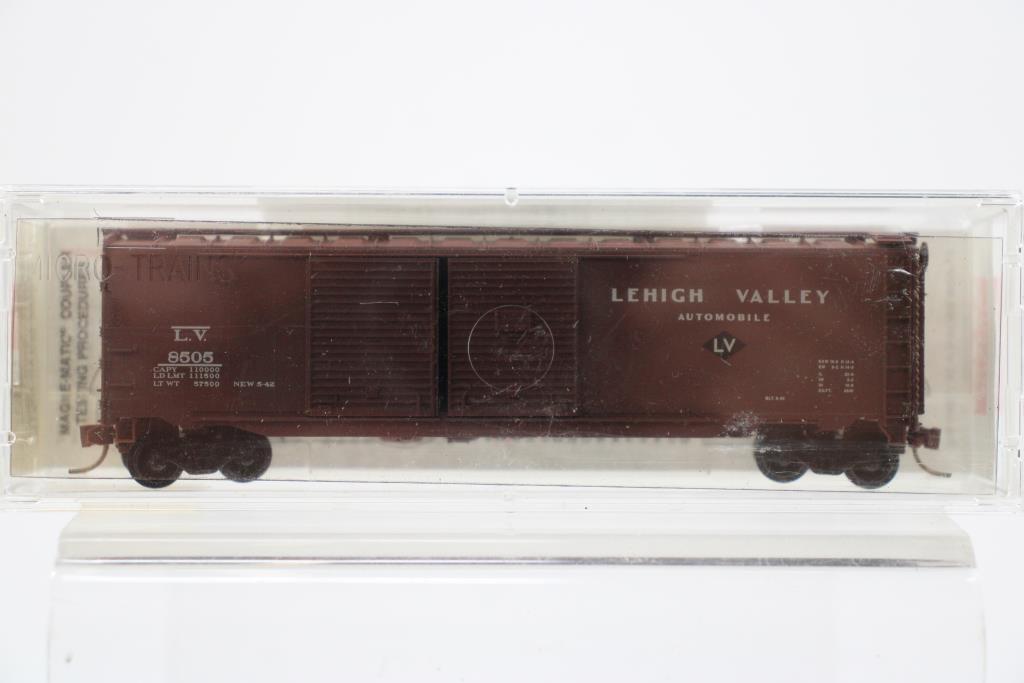 Micro-Trains Line 50' Auto Box Car Double Side Doors End Door Wood Roof ...