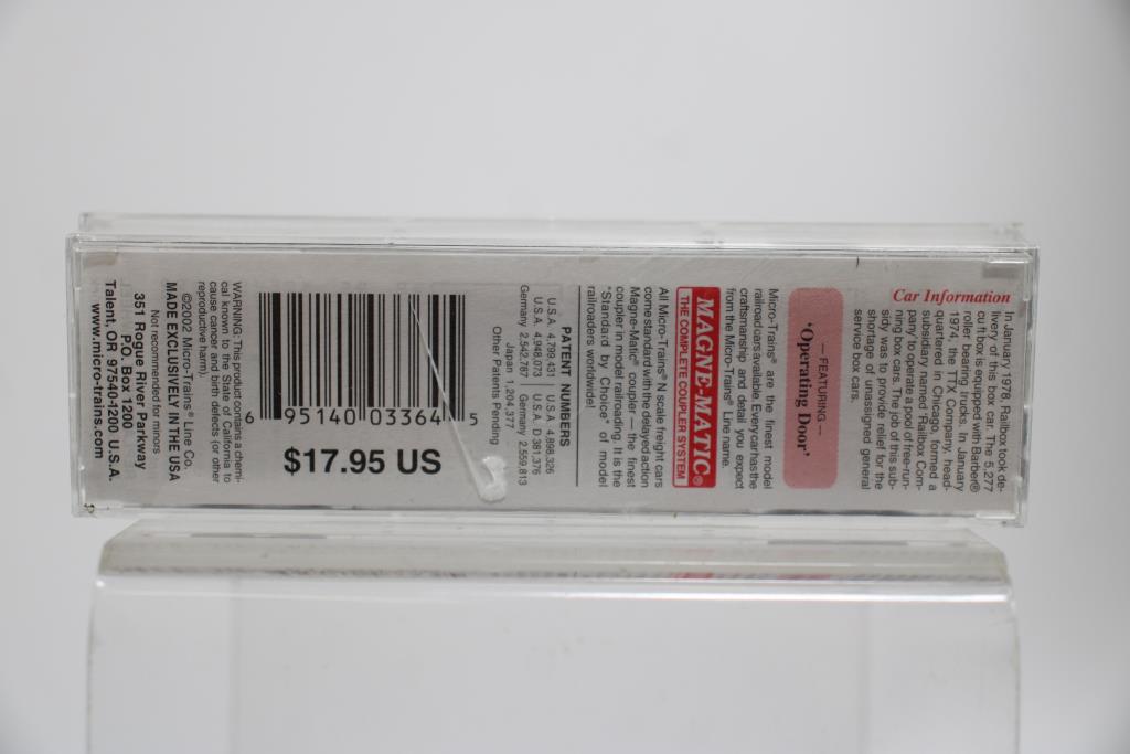 Micro-Trains Line 50' Rib Side Box Car Plug & Sliding Door Railbox | Property Room