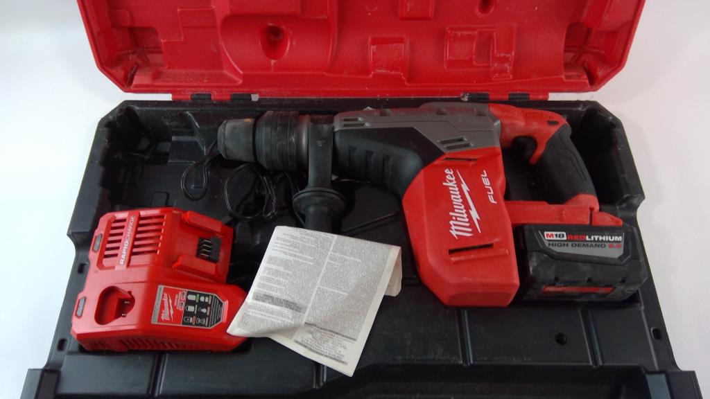 Milwaukee 1-9/16'' Max Rotary Hammer Kit | Property Room