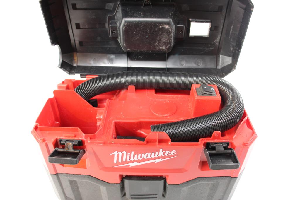 Milwaukee 2 Gallon Wet/ Dry Vacuum | Property Room