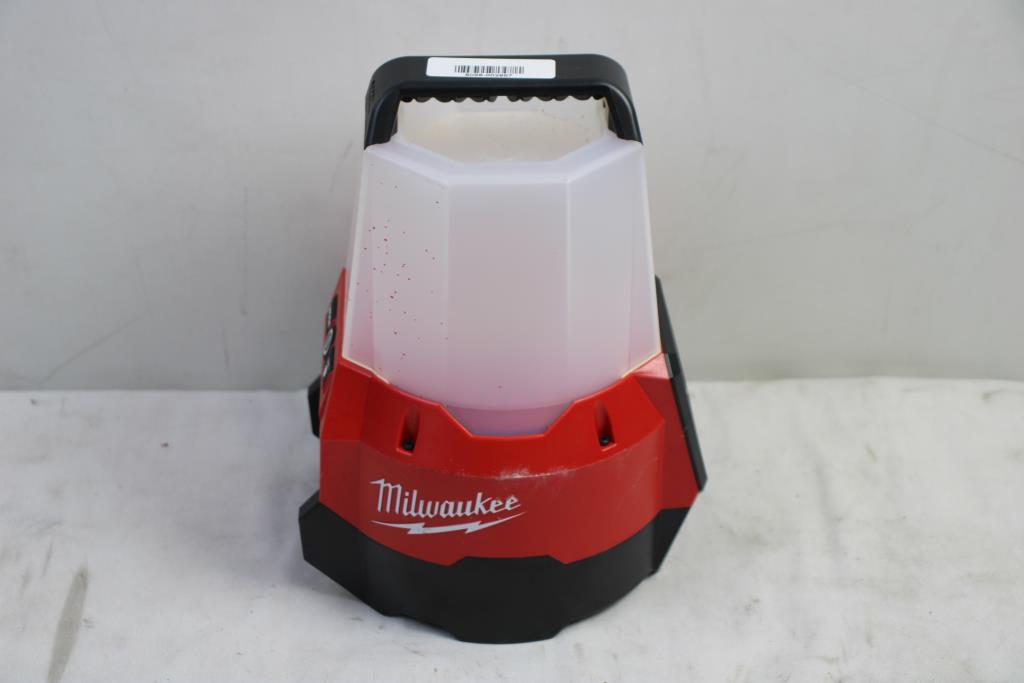 Milwaukee, Compact Site Light With Flood Mode | Property Room