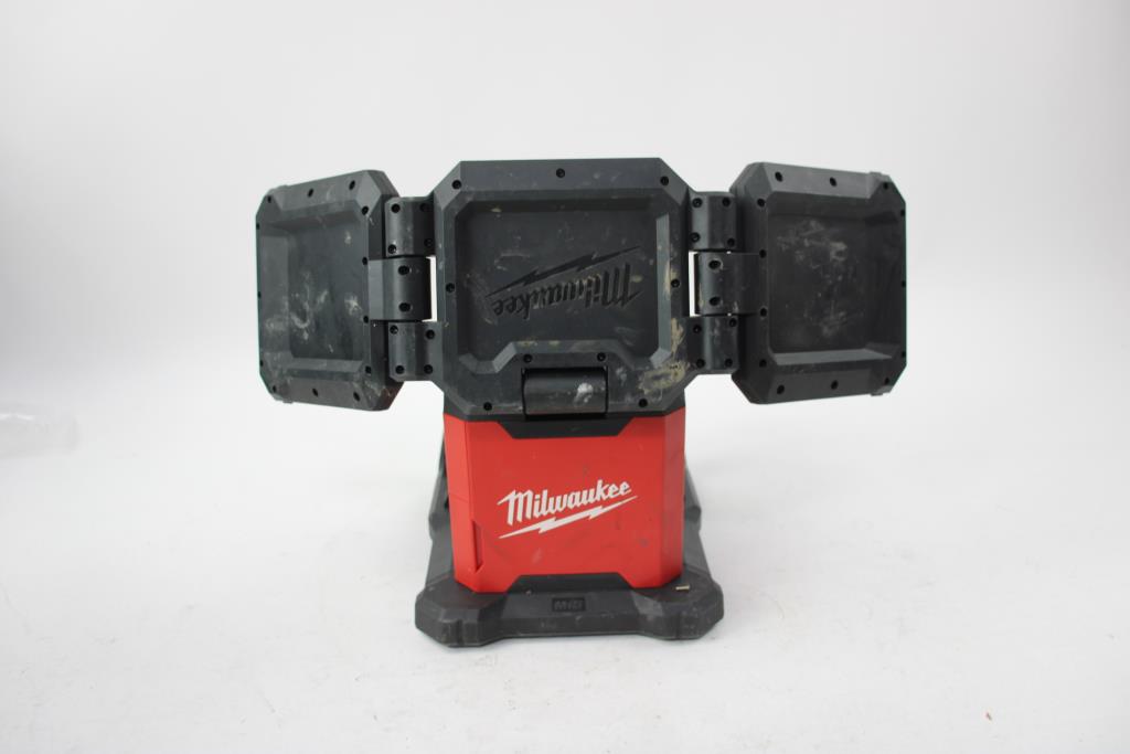 Milwaukee Dual Power, Triple Panel Flood & Area Light | Property Room