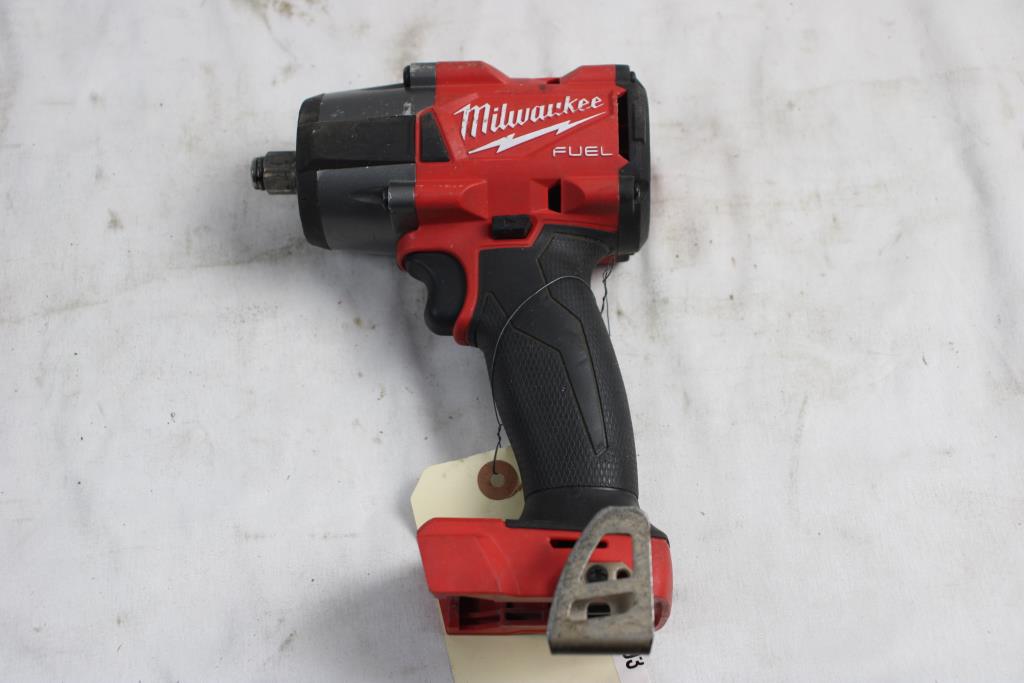 Milwaukee 1/2 Inch Electric Impact Wrench 300 Ft-lb Milwaukee 1/2 ...