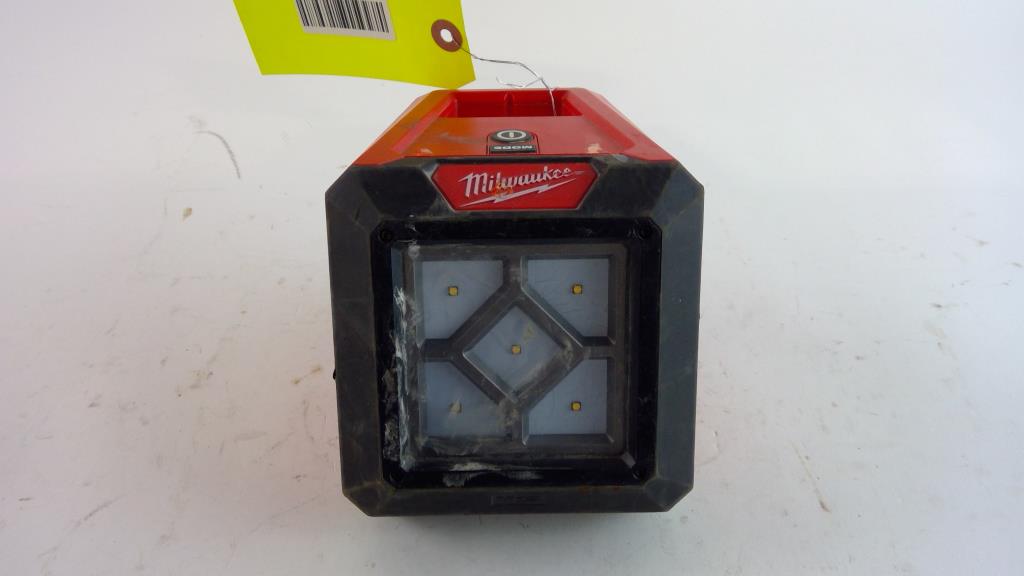 Milwaukee Rover Compact Flood Light | Property Room