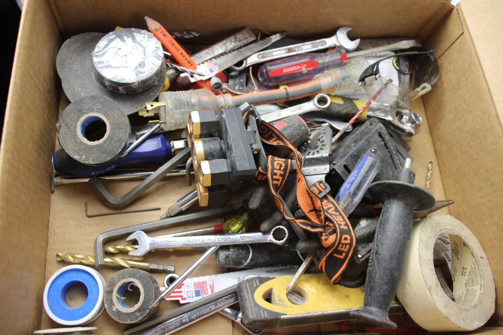 Milwaukee Tape Measure, Anvil Caulk Gun, Workforce Tongue And Groove ...