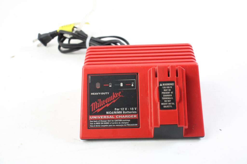 Milwaukee Universal Charger | Property Room