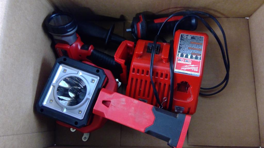 Milwaukee Worklights With Attachments/Accessories | Property Room