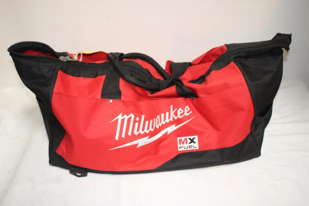 Miolle And Badlands Tow Straps And Hooks In Milwaukee Bag | Property Room