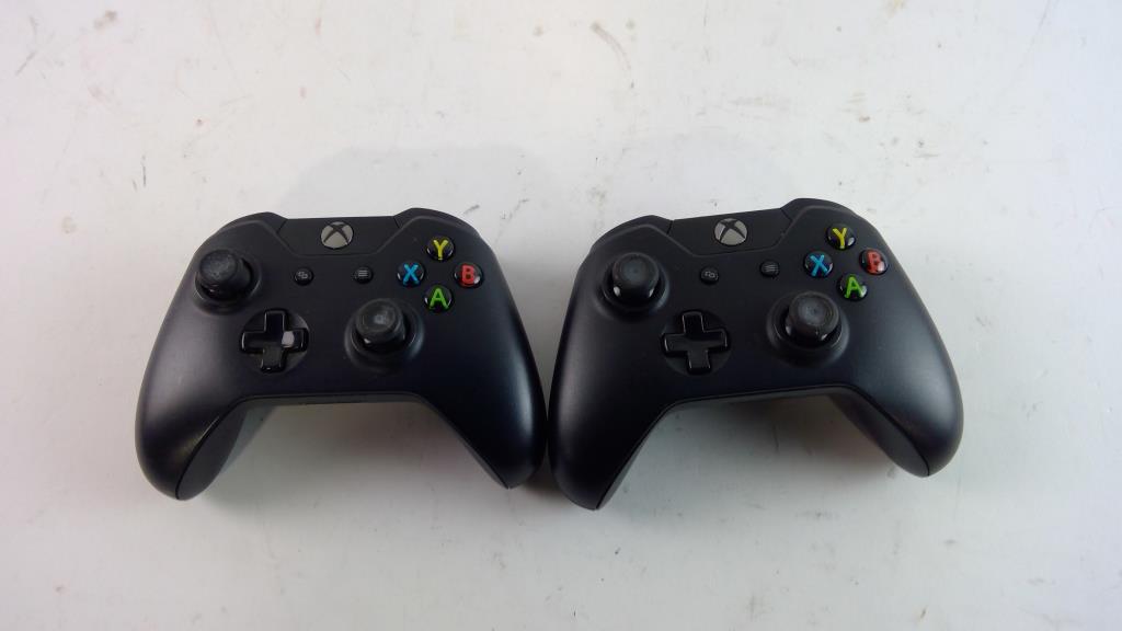 Mirosoft Xbox One Controllers, 2 Pieces | Property Room