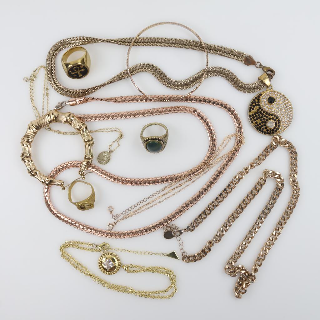 Mixed Jewelry, 11 Pieces | Property Room