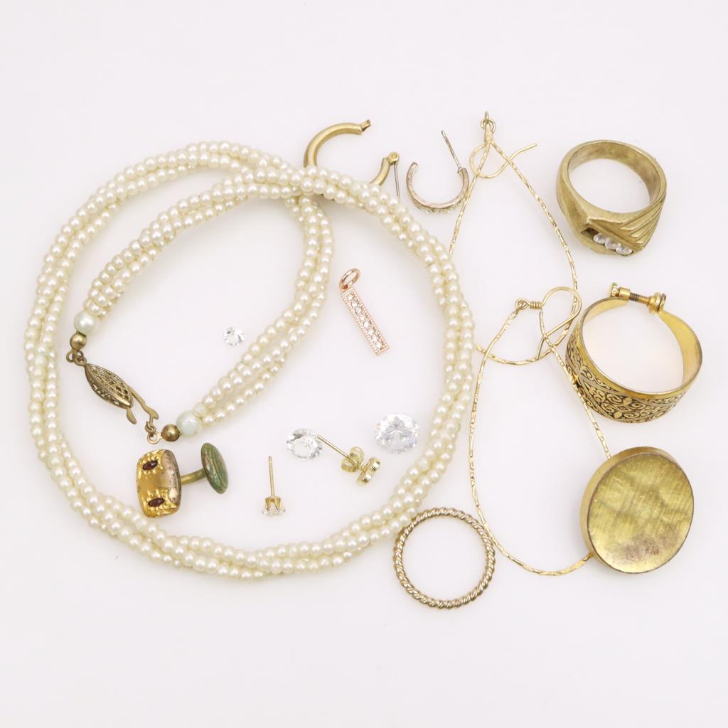 Mixed Jewelry, 14 Pieces | Property Room