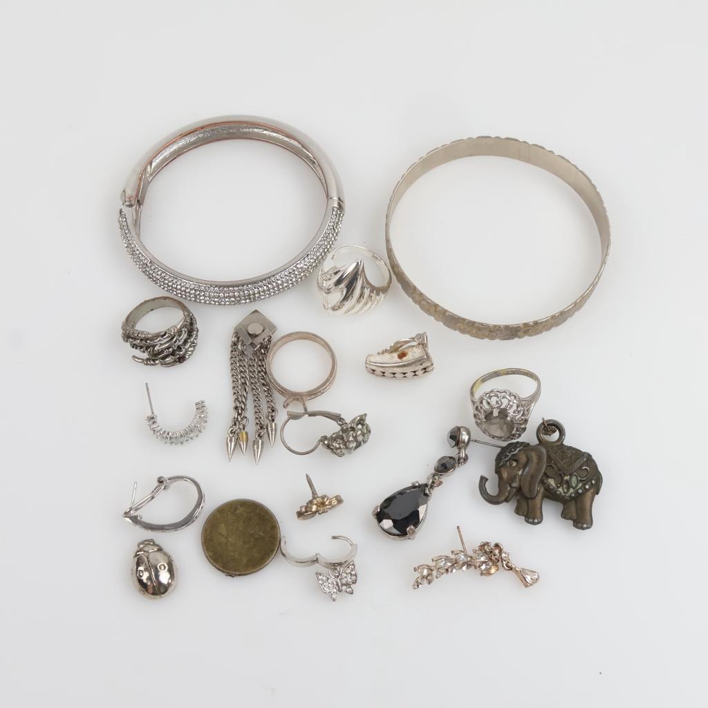 Mixed Jewelry, 14+ Pieces | Property Room