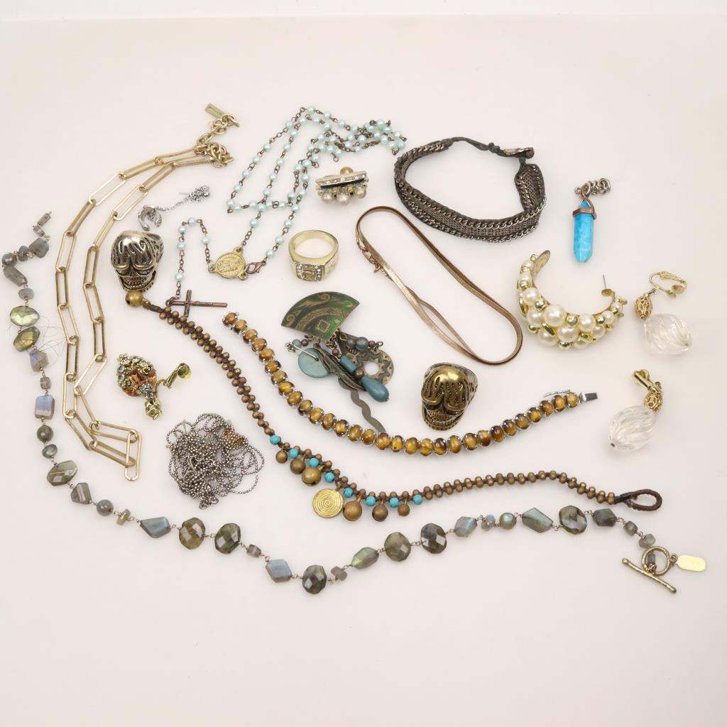 Mixed Jewelry, 15+ Pieces | Property Room