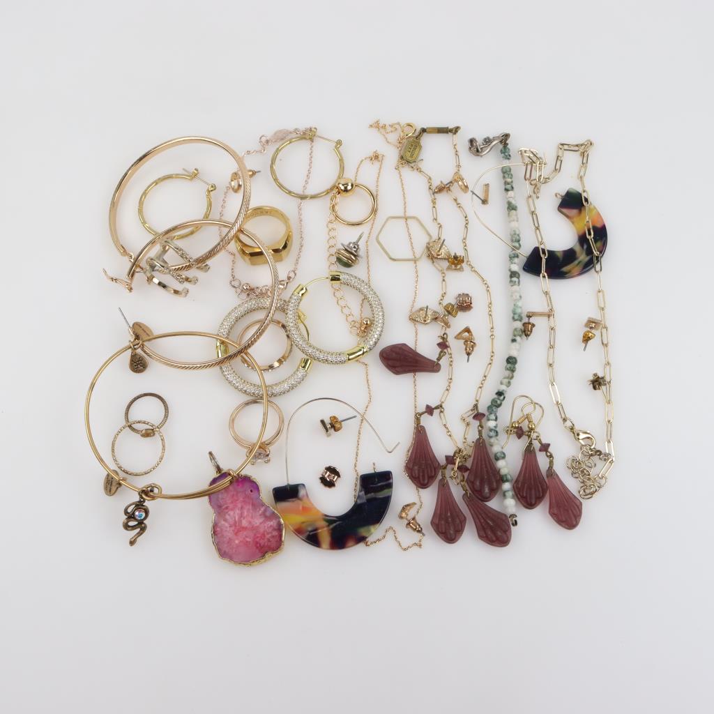 Mixed Jewelry, 17+ Pieces | Property Room