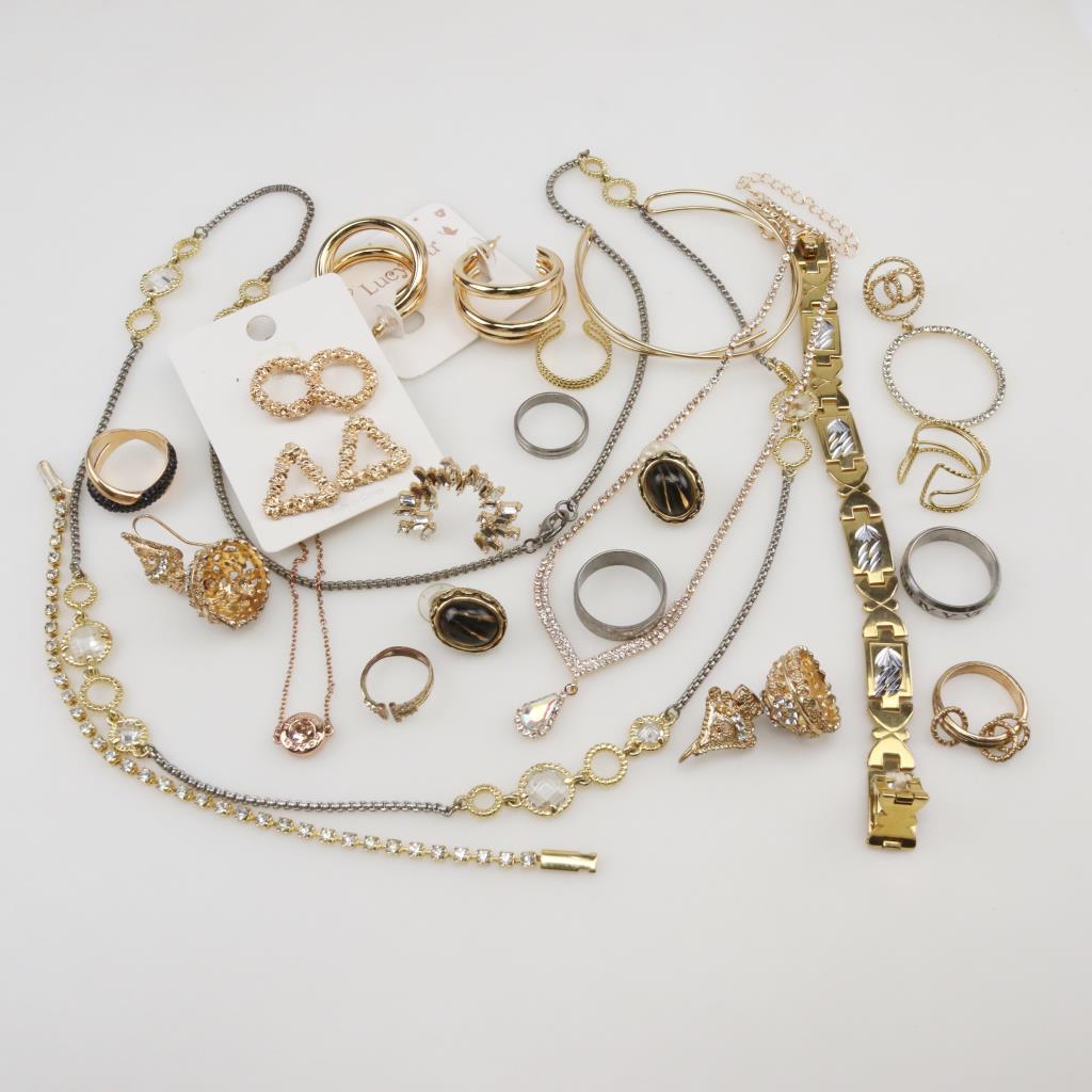 Mixed Jewelry, 17+ Pieces | Property Room