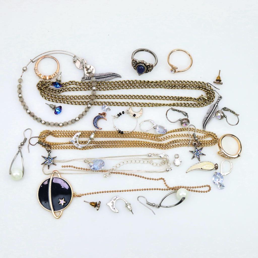 Mixed Jewelry, 17+ Pieces | Property Room