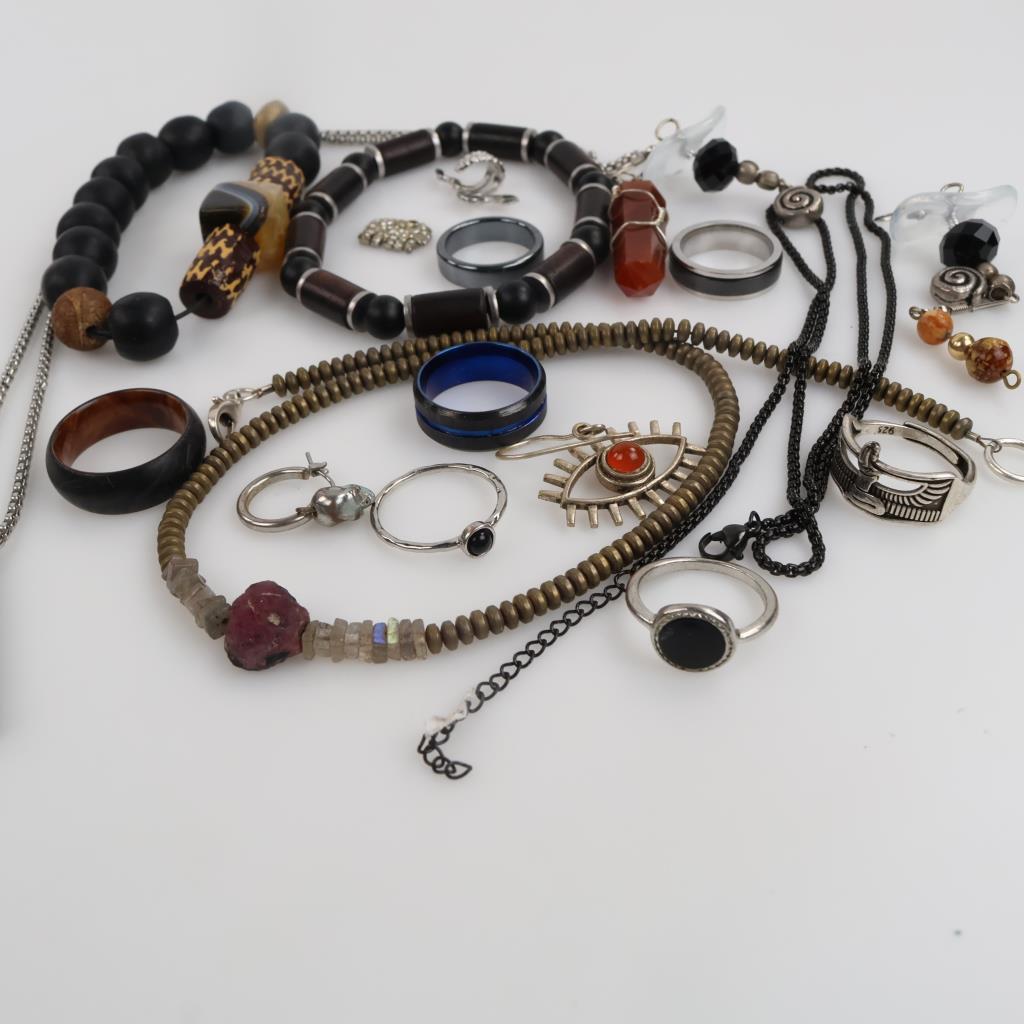 Mixed Jewelry, 17+ Pieces | Property Room