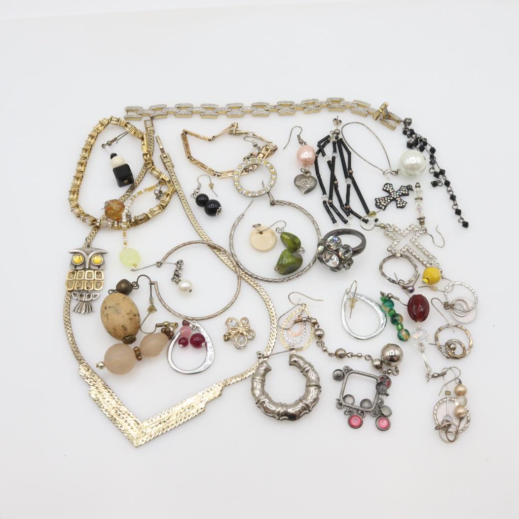 Mixed Jewelry, 17+ Pieces | Property Room