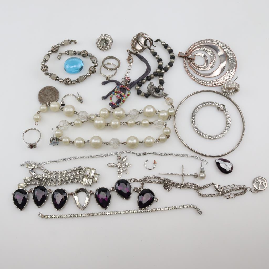 Mixed Jewelry, 17+ Pieces | Property Room