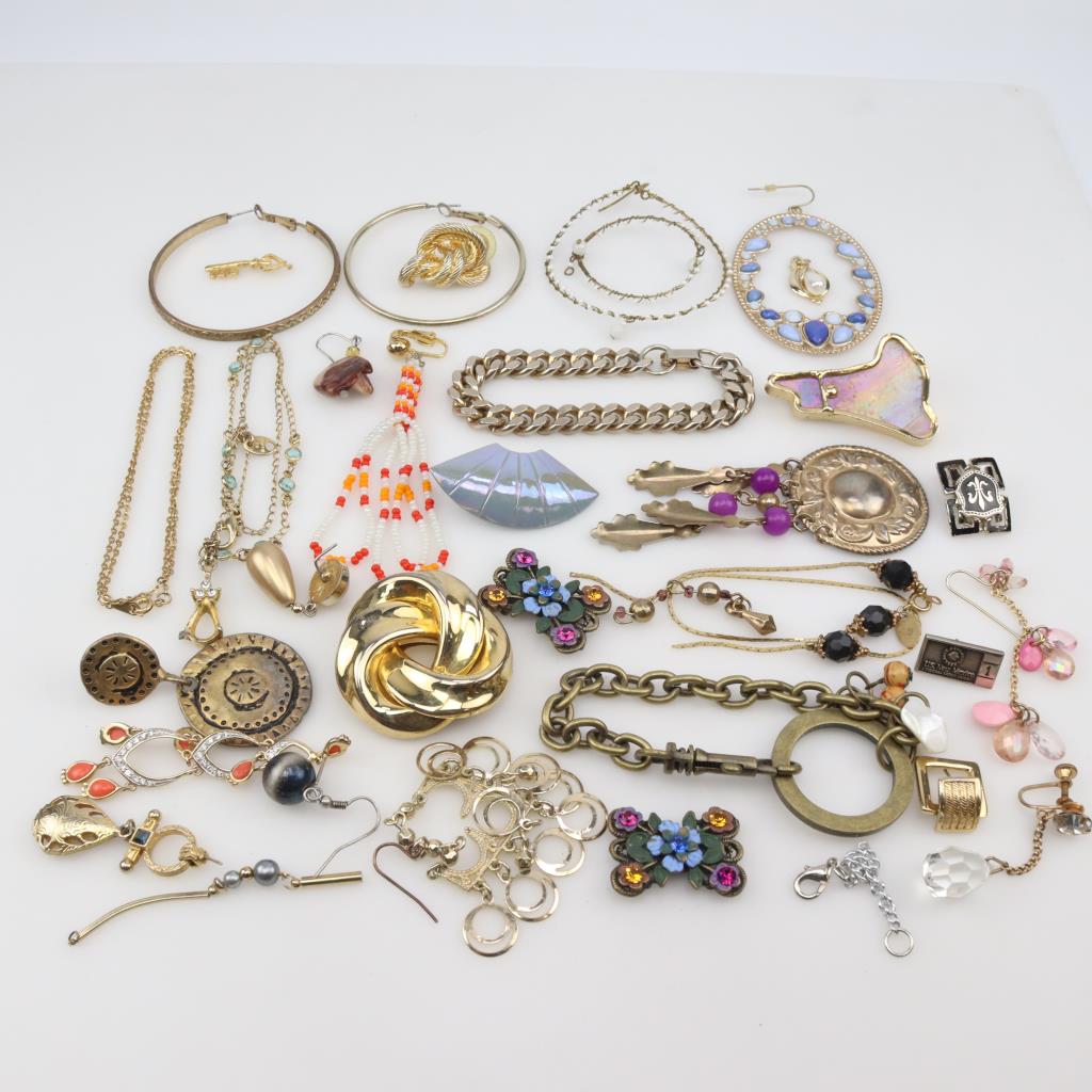 Mixed Jewelry, 18+ Pieces | Property Room