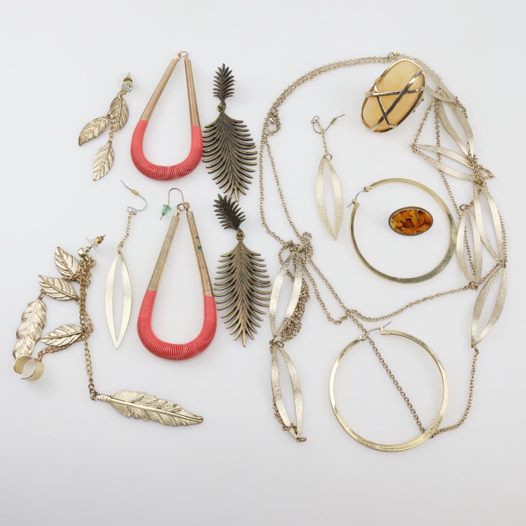 Mixed Jewelry, 7+ Pieces | Property Room