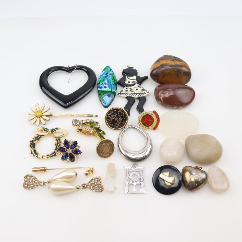 Mixed Jewelry, Stones And Craft Supplies, 20+ Pieces | Property Room