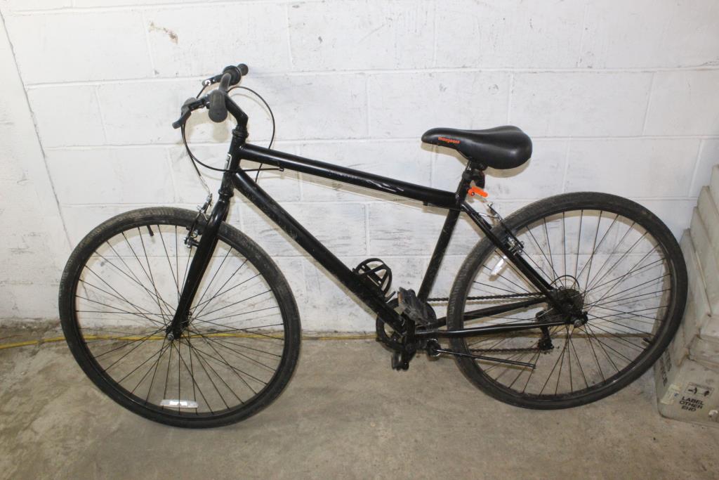 Mongoose Mens Hybrid Bike | Property Room