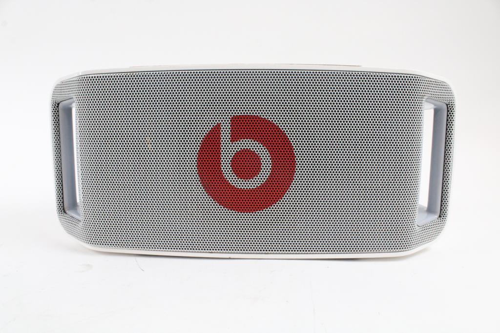 Monster Beatbox Portable 30-pin Dock Speaker | Property Room