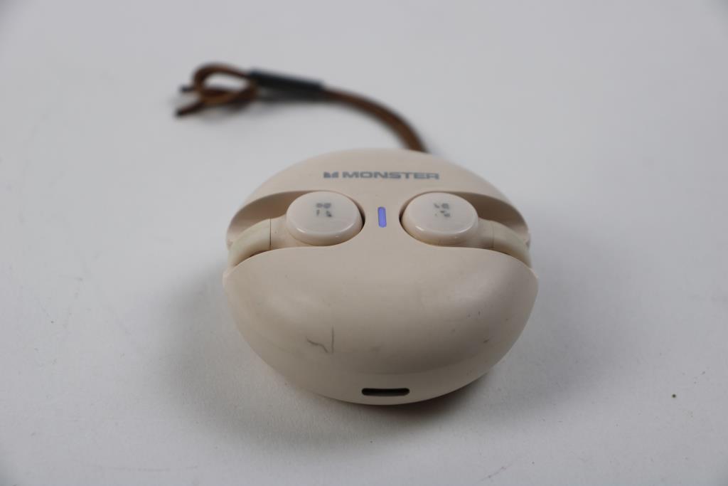 Monster XKT21 Sports Earphones | Property Room