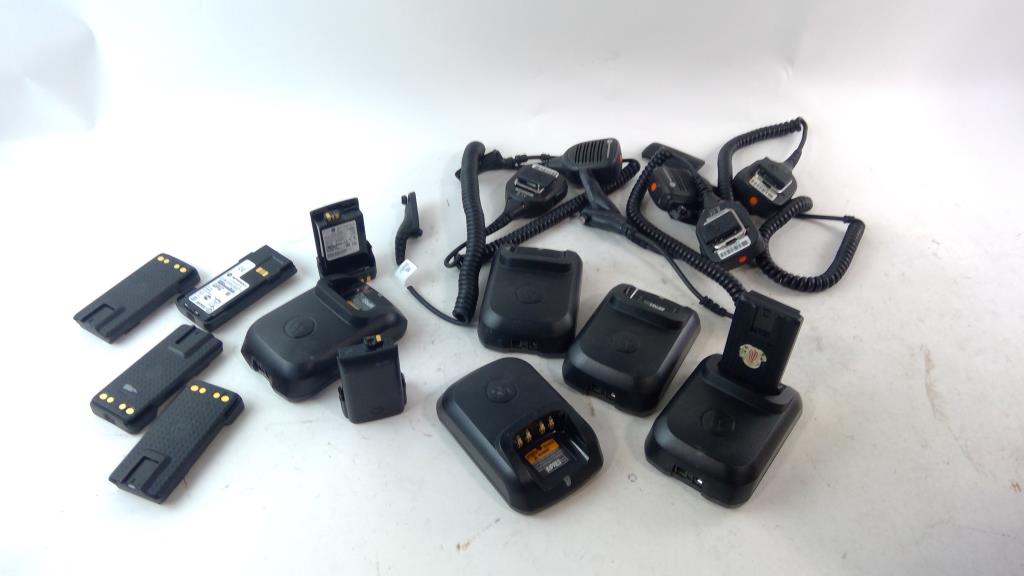 Motorola 2 Way Radio Chargers And More, 15+ Pieces | Property Room