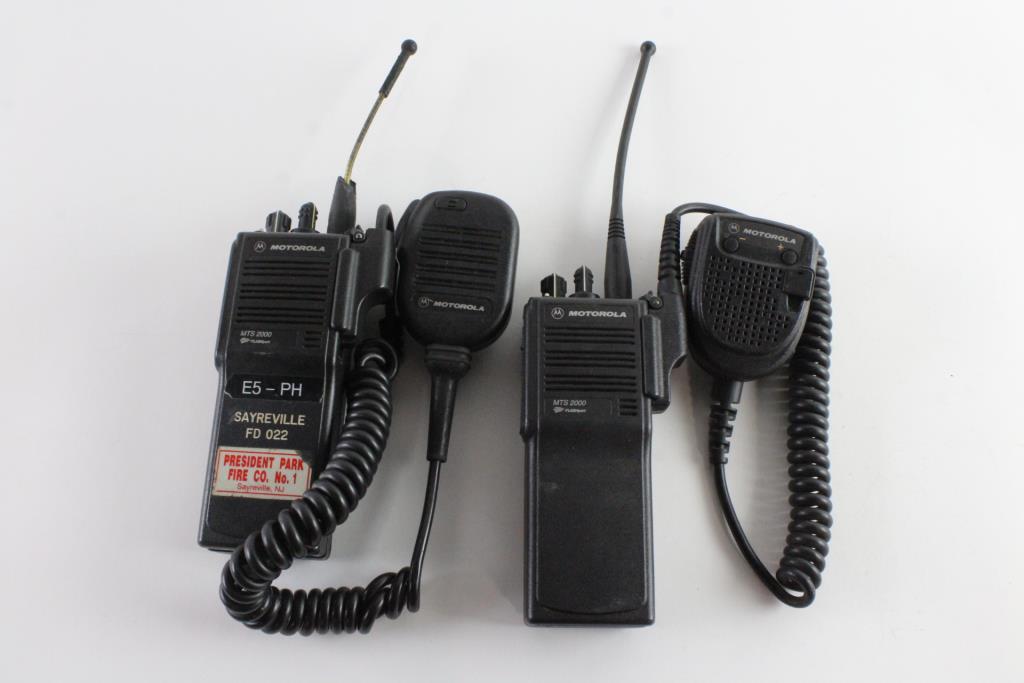 Motorola MTS 2000 Two Way Radio With Remote Speaker Microphone, 2 ...