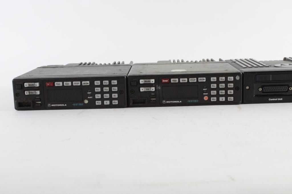 Motorola XTL 5000 Two Way Radio, 4 Pieces | Property Room