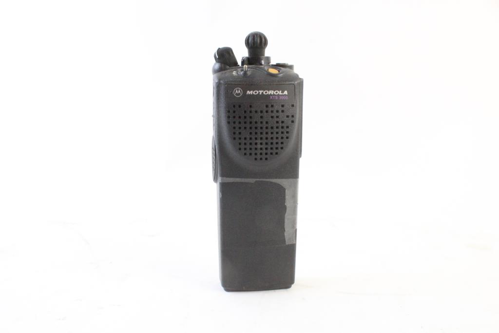 Motorola XTS 3000 Handie-Talkie FM Radio | Property Room