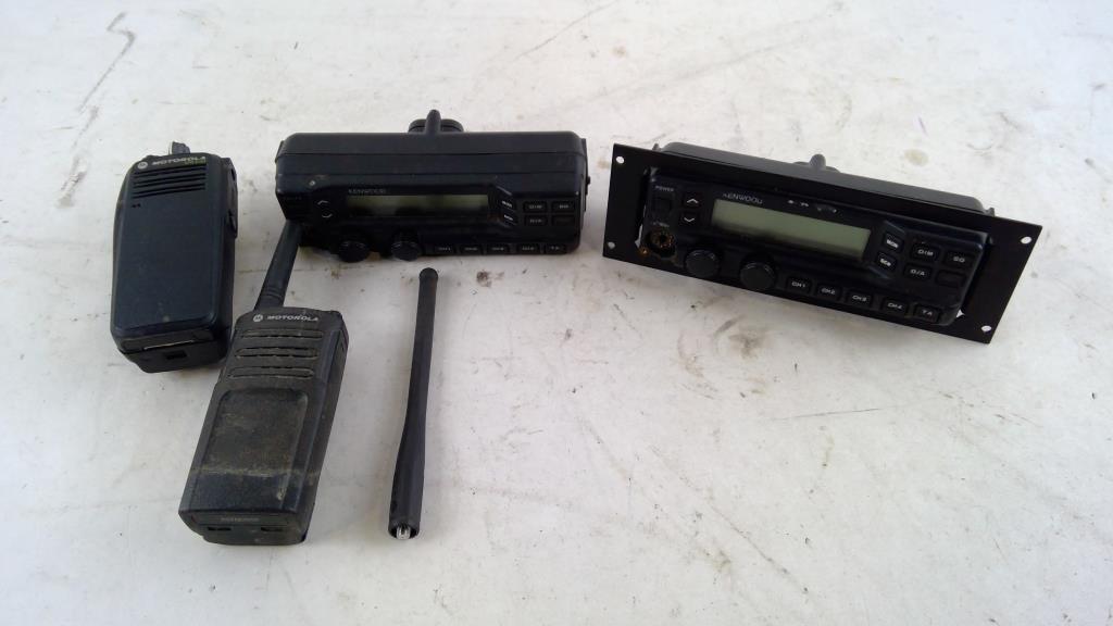 Motorolla Walkie Talkie And More 4 Pieces | Property Room