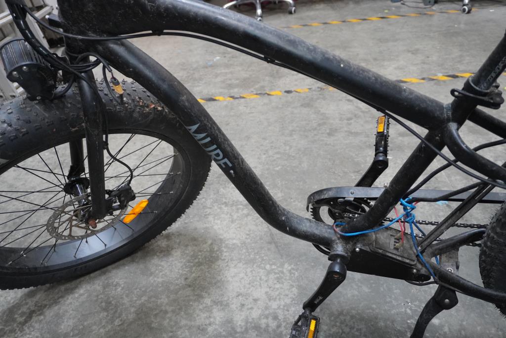 Murf Black Electric Bike | Property Room