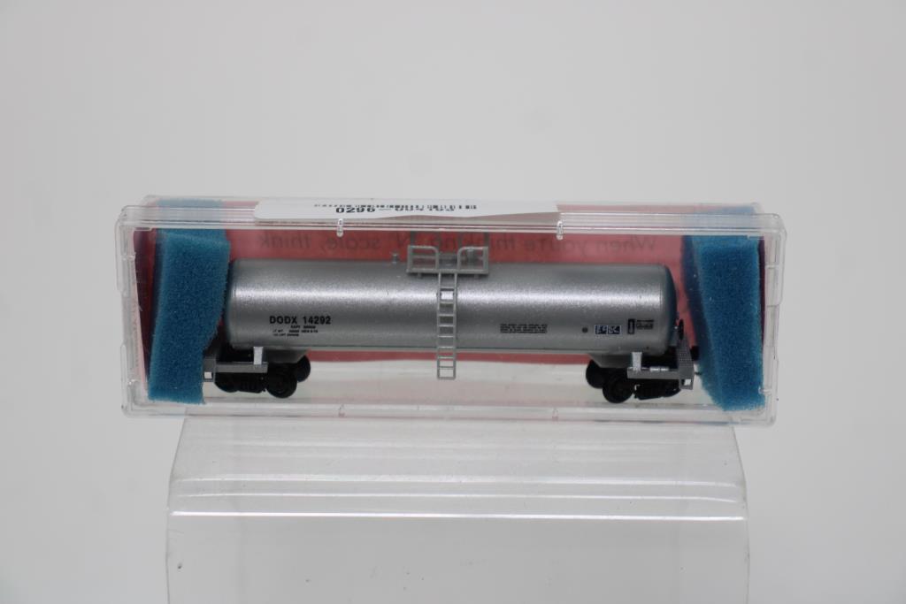 N Scale Roadhouse 50' Modern Tank Car | Property Room