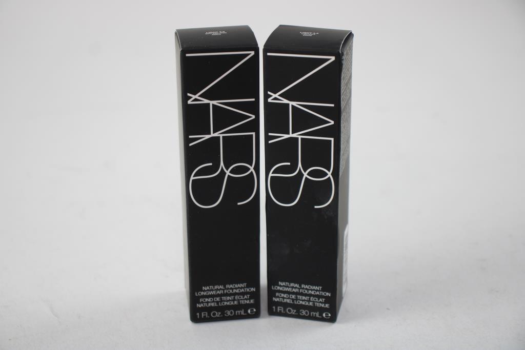 NARS Natural Radiant Longwear Foundation, 1 FL. OZ./30mL, Light 3.5/4.5 ...