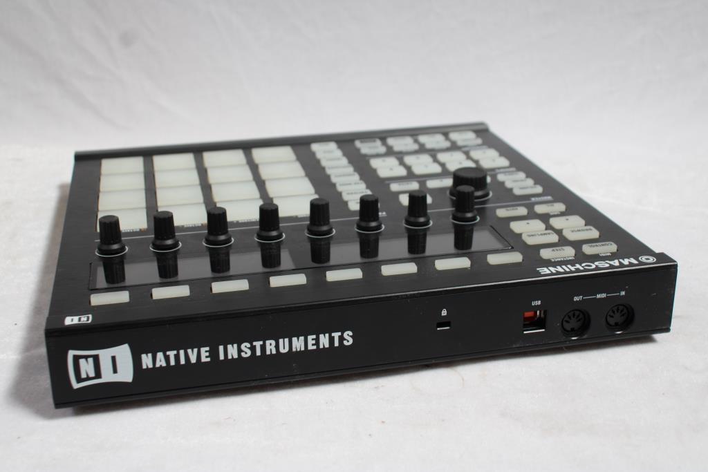 Native Instruments Maschine MK2 Groove Production Studio | Property Room