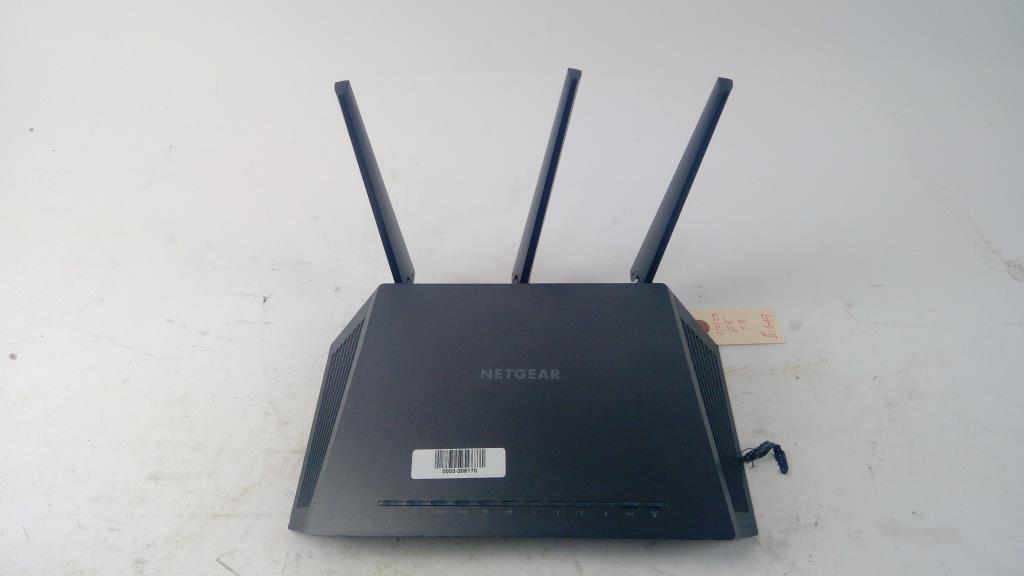 Netgear Nighthawk Smart WiFi Router, AC1900 | Property Room